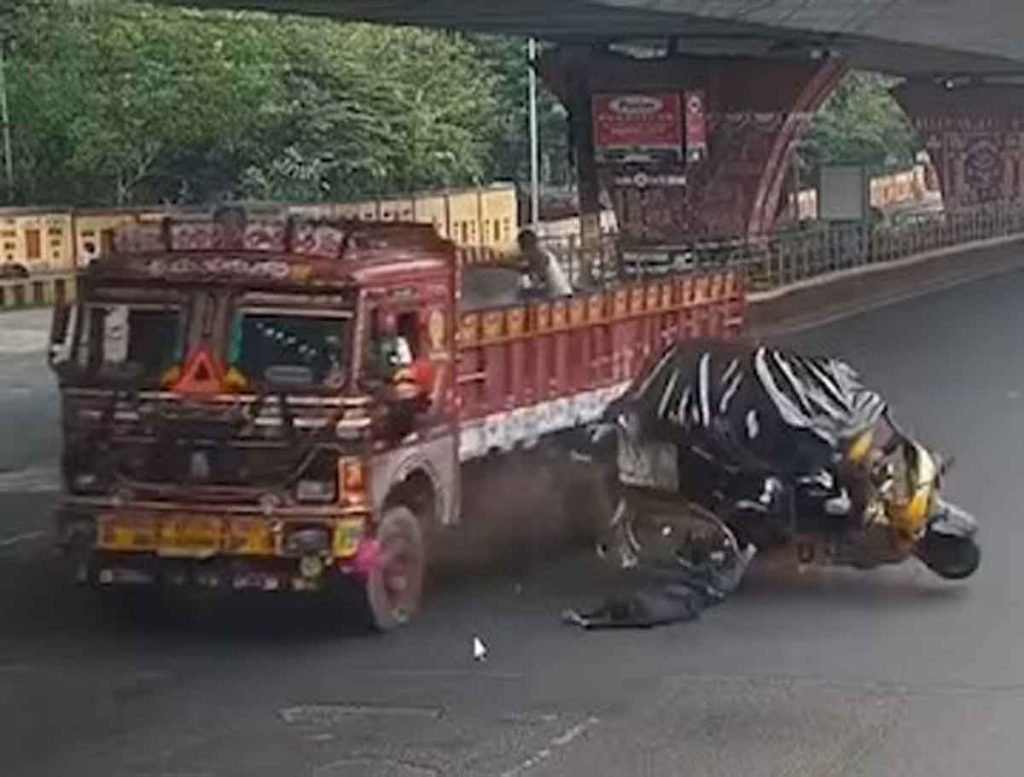 7 School Children Sustained Injuries In Auto And Lorry Collision | HydNow